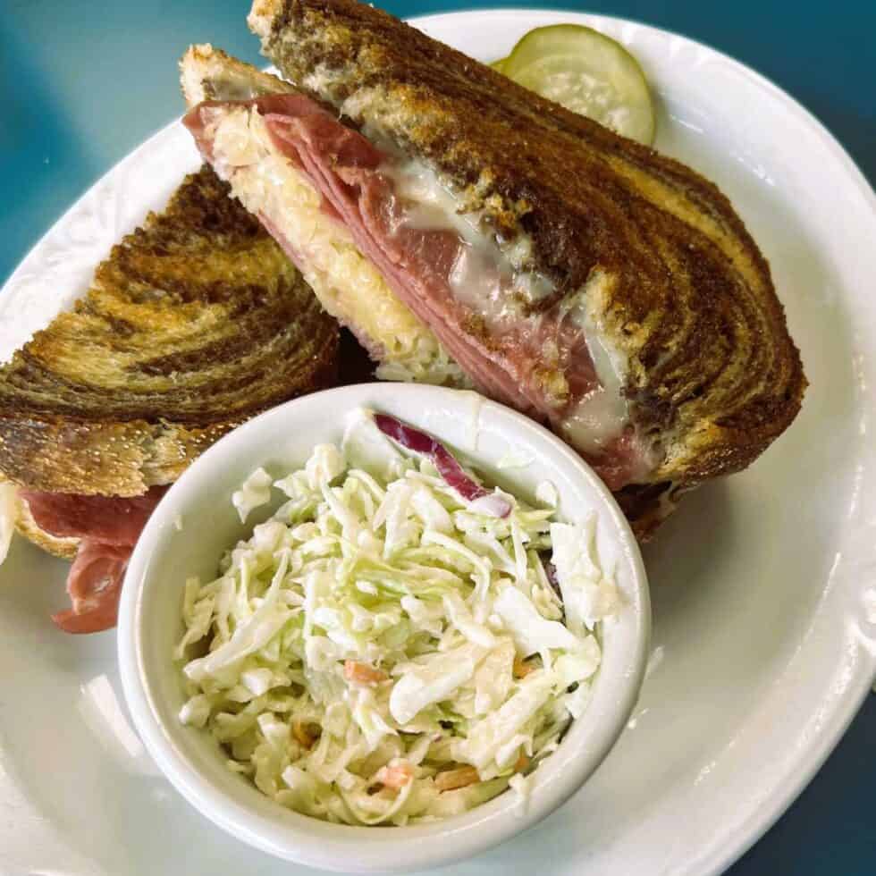 11 Must-Try Restaurants Near Indian River, Michigan - Follow The Piper