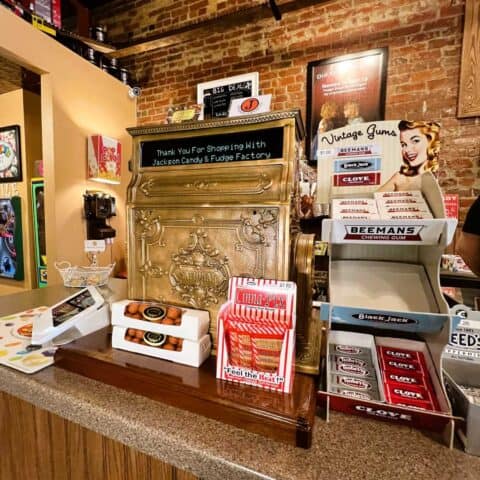 7 Best Places to Eat Burgers in Jackson, Michigan - Tried & Tasty